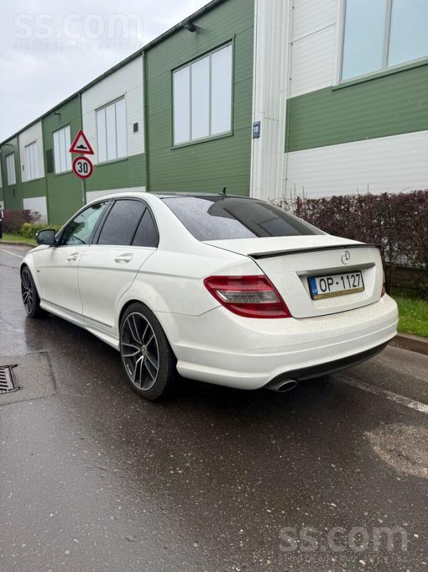 White Mercedes-Benz c-220 2007 in Riga, with an engine capacity of 2.20 L and mileage of 0 thousand km for 4900 €, photo 3 on AUTOMOTO.COM.LV