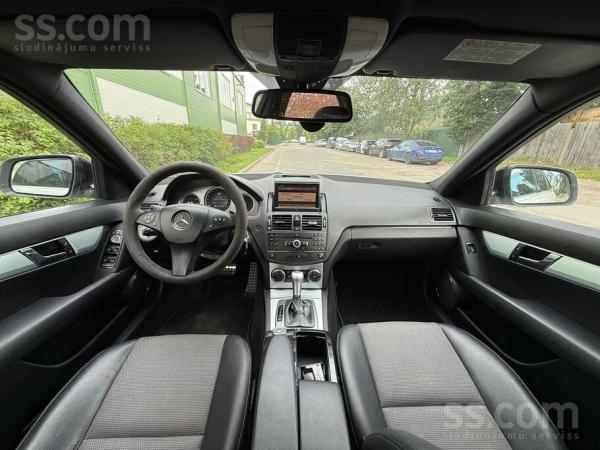 White Mercedes-Benz c-220 2007 in Riga, with an engine capacity of 2.20 L and mileage of 0 thousand km for 4900 €, photo 8 on AUTOMOTO.COM.LV