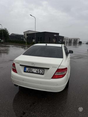 White Mercedes-Benz c-220 2007 in Kaunas, with an engine capacity of 2.15 L and mileage of 438 thousand km for 3200 €, photo  on AUTOMOTO.COM.LV