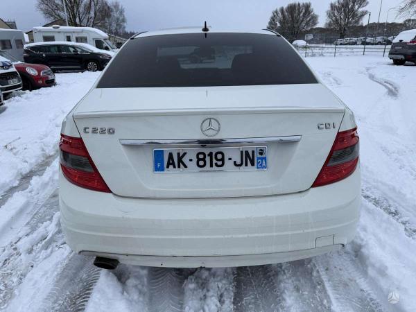 Balts Mercedes-Benz c-220 2008 Tauragė, ar dzinēja tilpumu 2.15 L un nobraukumu 205 tūkst. km par 2800 €, foto 5 vietnē AUTOMOTO.COM.LV