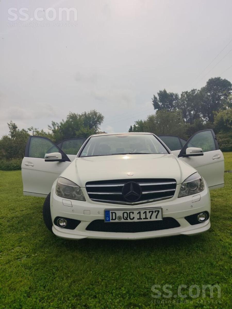 White Mercedes-Benz c-220 2009 in Aizkraukle, with an engine capacity of 2.20 L and mileage of 275 thousand km for 6500 €, photo 3 on AUTOMOTO.COM.LV