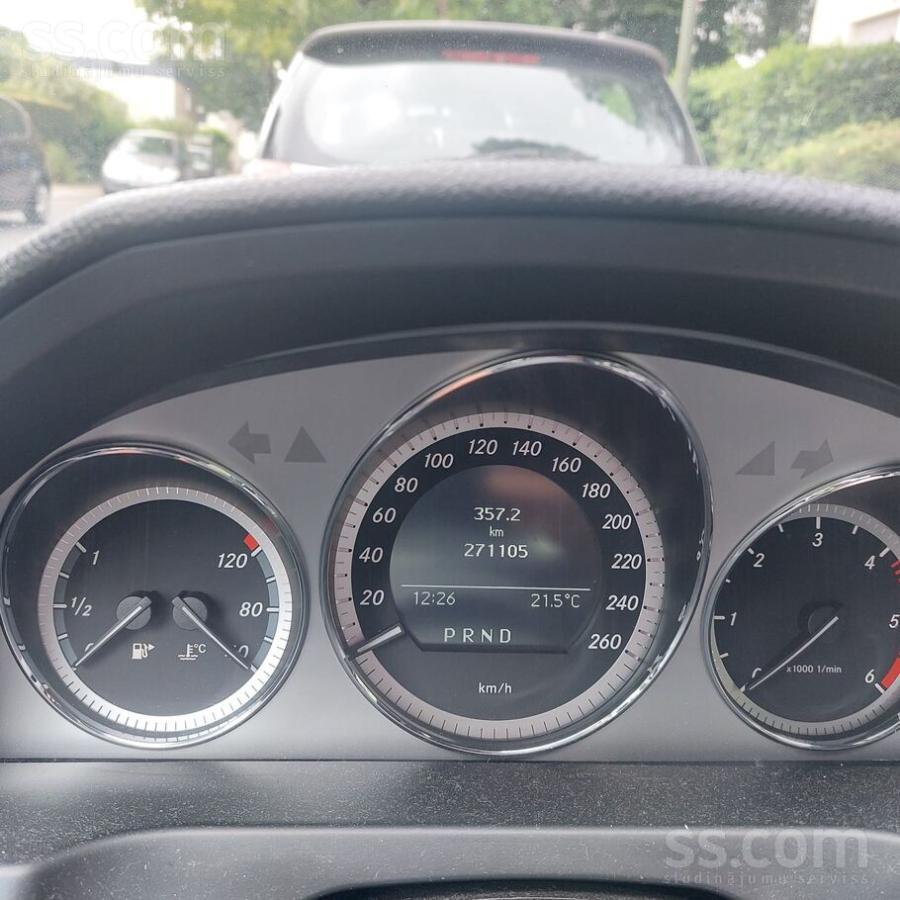 White Mercedes-Benz c-220 2009 in Aizkraukle, with an engine capacity of 2.20 L and mileage of 275 thousand km for 6500 €, photo 7 on AUTOMOTO.COM.LV