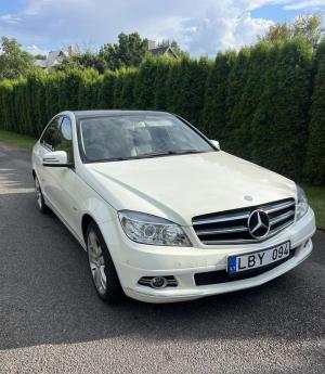 White Mercedes-Benz c-220 2010 in Kaunas, with an engine capacity of 2.15 L and mileage of 380 thousand km for 4600 €, photo  on AUTOMOTO.COM.LV
