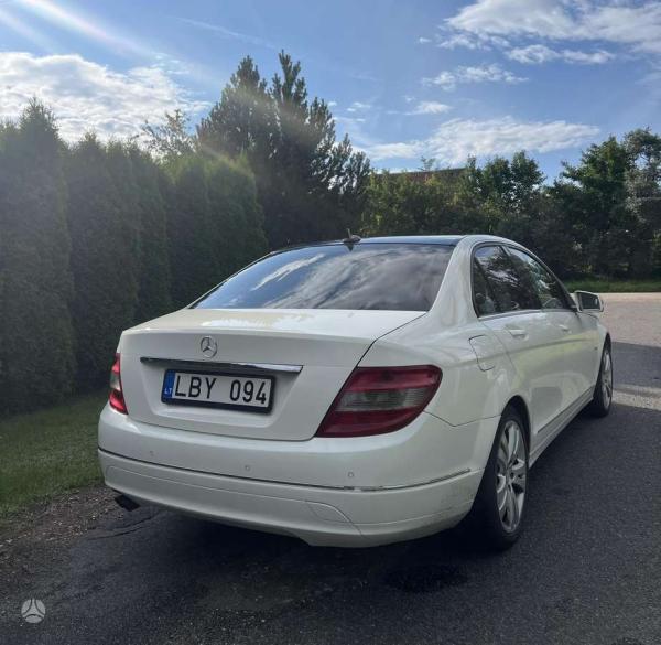Balts Mercedes-Benz c-220 2010 Kauņa, ar dzinēja tilpumu 2.15 L un nobraukumu 380 tūkst. km par 4600 €, foto 7 vietnē AUTOMOTO.COM.LV