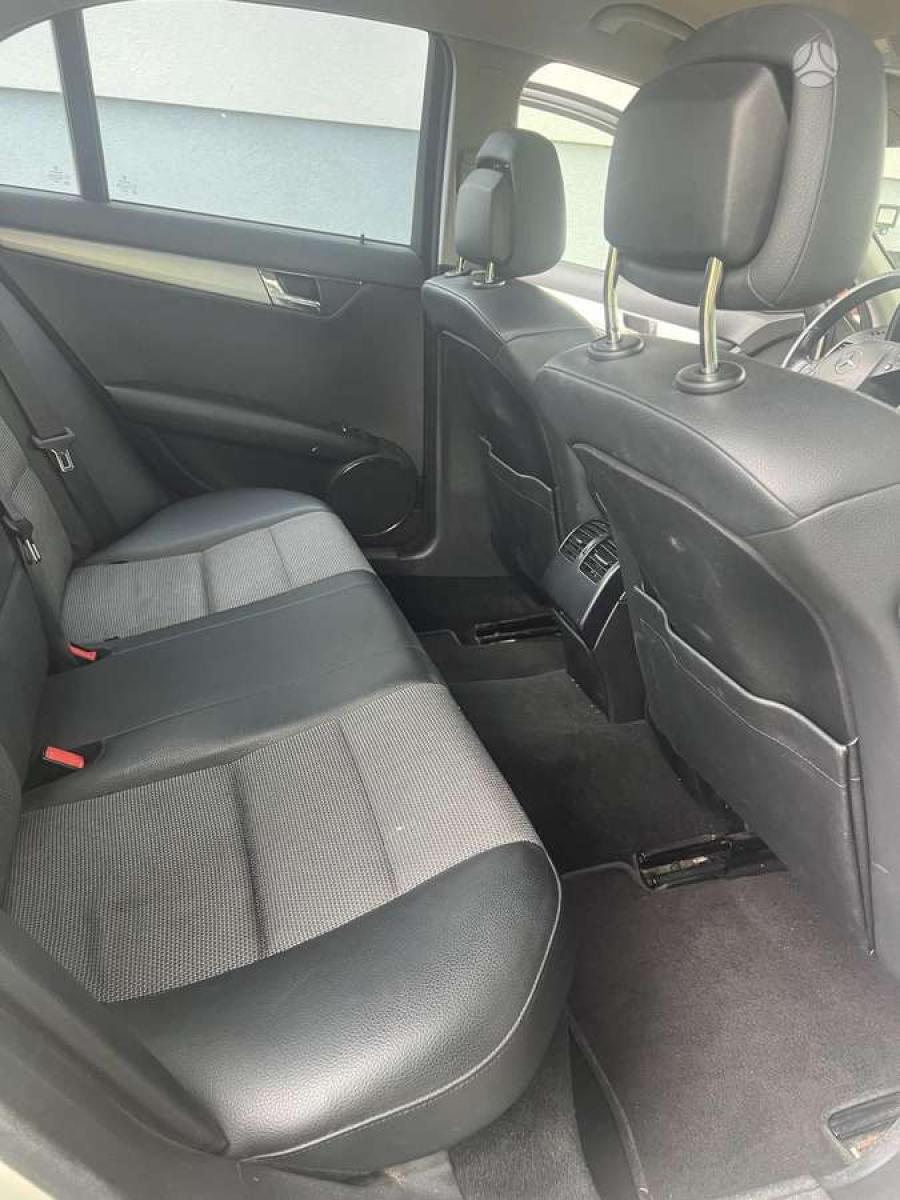Balts Mercedes-Benz c-220 2010 Kauņa, ar dzinēja tilpumu 2.15 L un nobraukumu 380 tūkst. km par 4600 €, foto 12 vietnē AUTOMOTO.COM.LV