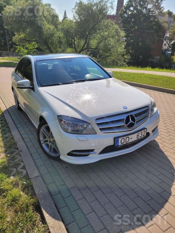 White Mercedes-Benz c-220 2011 in Jelgava, with an engine capacity of 2.20 L and mileage of 296 thousand km for 8300 €, photo 1 on AUTOMOTO.COM.LV