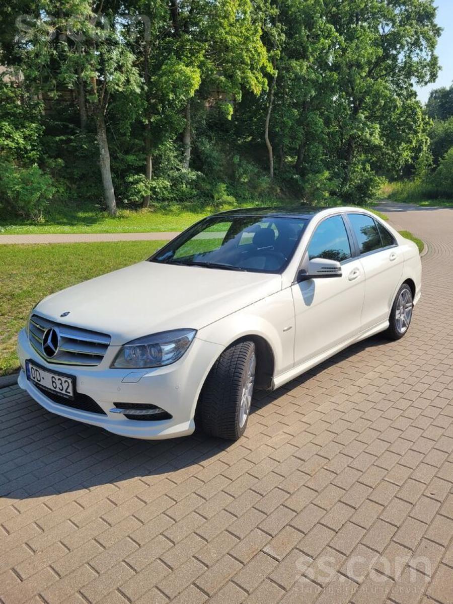 White Mercedes-Benz c-220 2011 in Jelgava, with an engine capacity of 2.20 L and mileage of 296 thousand km for 8300 €, photo 3 on AUTOMOTO.COM.LV