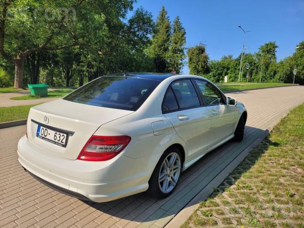 White Mercedes-Benz c-220 2011 in Jelgava, with an engine capacity of 2.20 L and mileage of 296 thousand km for 8300 €, photo 3 on AUTOMOTO.COM.LV