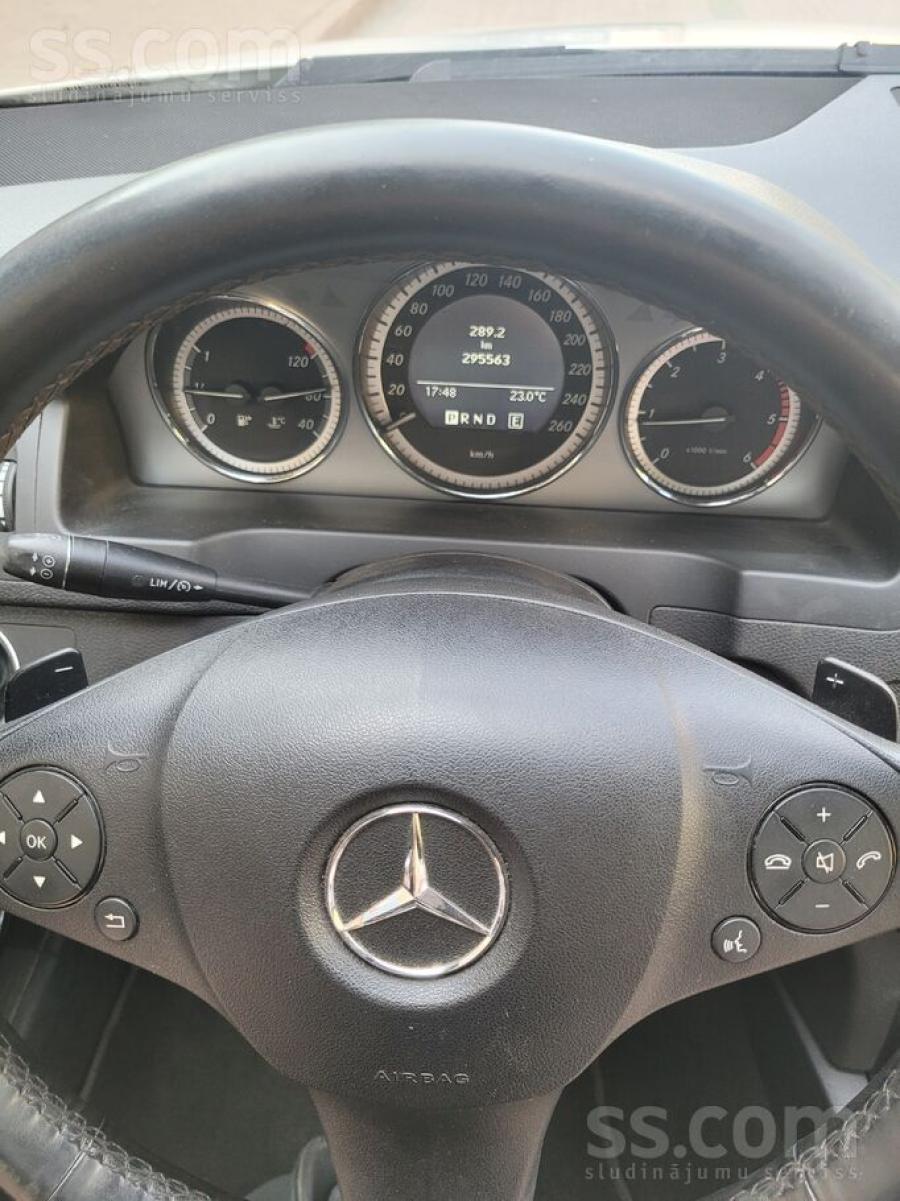 White Mercedes-Benz c-220 2011 in Jelgava, with an engine capacity of 2.20 L and mileage of 296 thousand km for 8300 €, photo 9 on AUTOMOTO.COM.LV