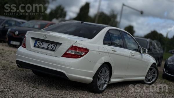 White Mercedes-Benz c-220 2011 in Jelgava, with an engine capacity of 2.20 L and mileage of 295 thousand km for 8790 €, photo 3 on AUTOMOTO.COM.LV