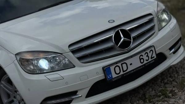 Белый Мерседес Ц 220 2011 в Елгава, объемом двигателя 2.20 л и пробегом 295 тыс. км за 8790 €, фото 5 на AUTOMOTO.COM.LV