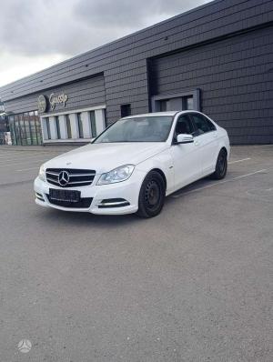 White Mercedes-Benz c-220 2012 in Kaunas, with an engine capacity of 2.14 L and mileage of 350 thousand km for 2750 €, photo  on AUTOMOTO.COM.LV