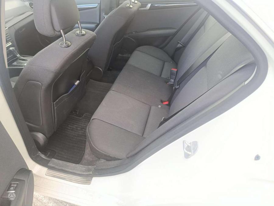 Balts Mercedes-Benz c-220 2012 Kauņa, ar dzinēja tilpumu 2.14 L un nobraukumu 350 tūkst. km par 2750 €, foto 7 vietnē AUTOMOTO.COM.LV