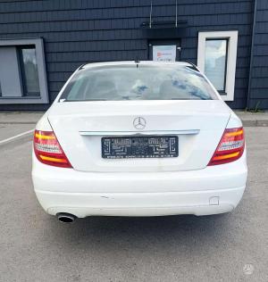 Balts Mercedes-Benz c-220 2012 Kauņa, ar dzinēja tilpumu 2.14 L un nobraukumu 350 tūkst. km par 2750 €, foto 8 vietnē AUTOMOTO.COM.LV