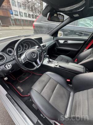 White Mercedes-Benz c-220 2013 in Riga, with an engine capacity of 2.20 L and mileage of 165 thousand km for 11600 €, photo 3 on AUTOMOTO.COM.LV