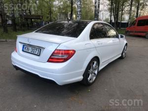 White Mercedes-Benz c-220 2013 in Riga, with an engine capacity of 2.20 L and mileage of 165 thousand km for 11600 €, photo 4 on AUTOMOTO.COM.LV