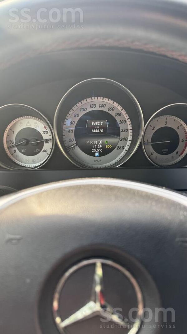 White Mercedes-Benz c-220 2013 in Riga, with an engine capacity of 2.20 L and mileage of 165 thousand km for 11600 €, photo 7 on AUTOMOTO.COM.LV