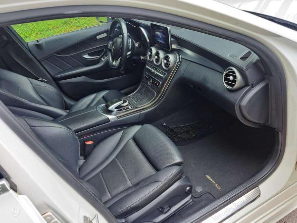 White Mercedes-Benz c-220 2014 in Taurage, with an engine capacity of 2.20 L and mileage of 217 thousand km for 14400 €, photo 10 on AUTOMOTO.COM.LV