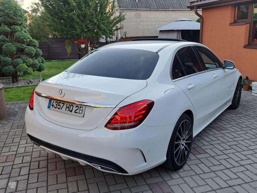 White Mercedes-Benz c-220 2014 in Taurage, with an engine capacity of 0.00 L and mileage of 217 thousand km for 14200 €, photo 8 on AUTOMOTO.COM.LV