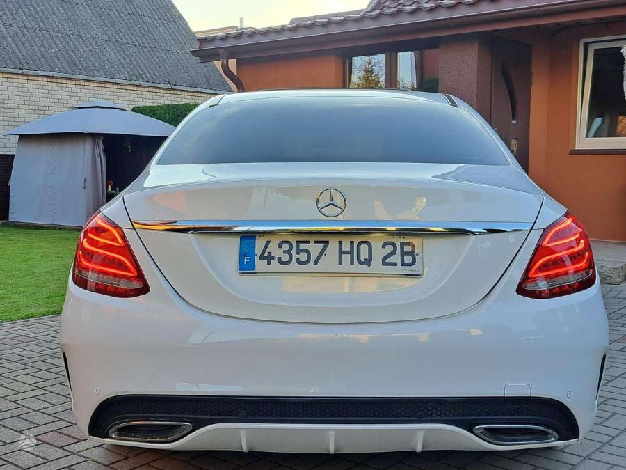 White Mercedes-Benz c-220 2014 in Taurage, with an engine capacity of 0.00 L and mileage of 217 thousand km for 14200 €, photo 12 on AUTOMOTO.COM.LV