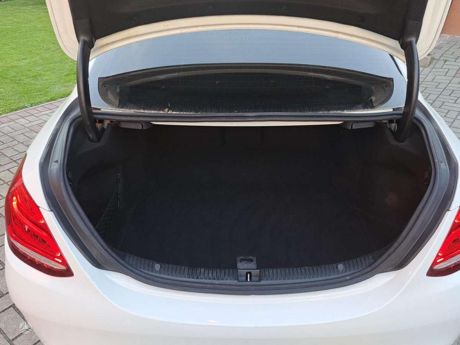 White Mercedes-Benz c-220 2014 in Taurage, with an engine capacity of 0.00 L and mileage of 217 thousand km for 14200 €, photo 25 on AUTOMOTO.COM.LV