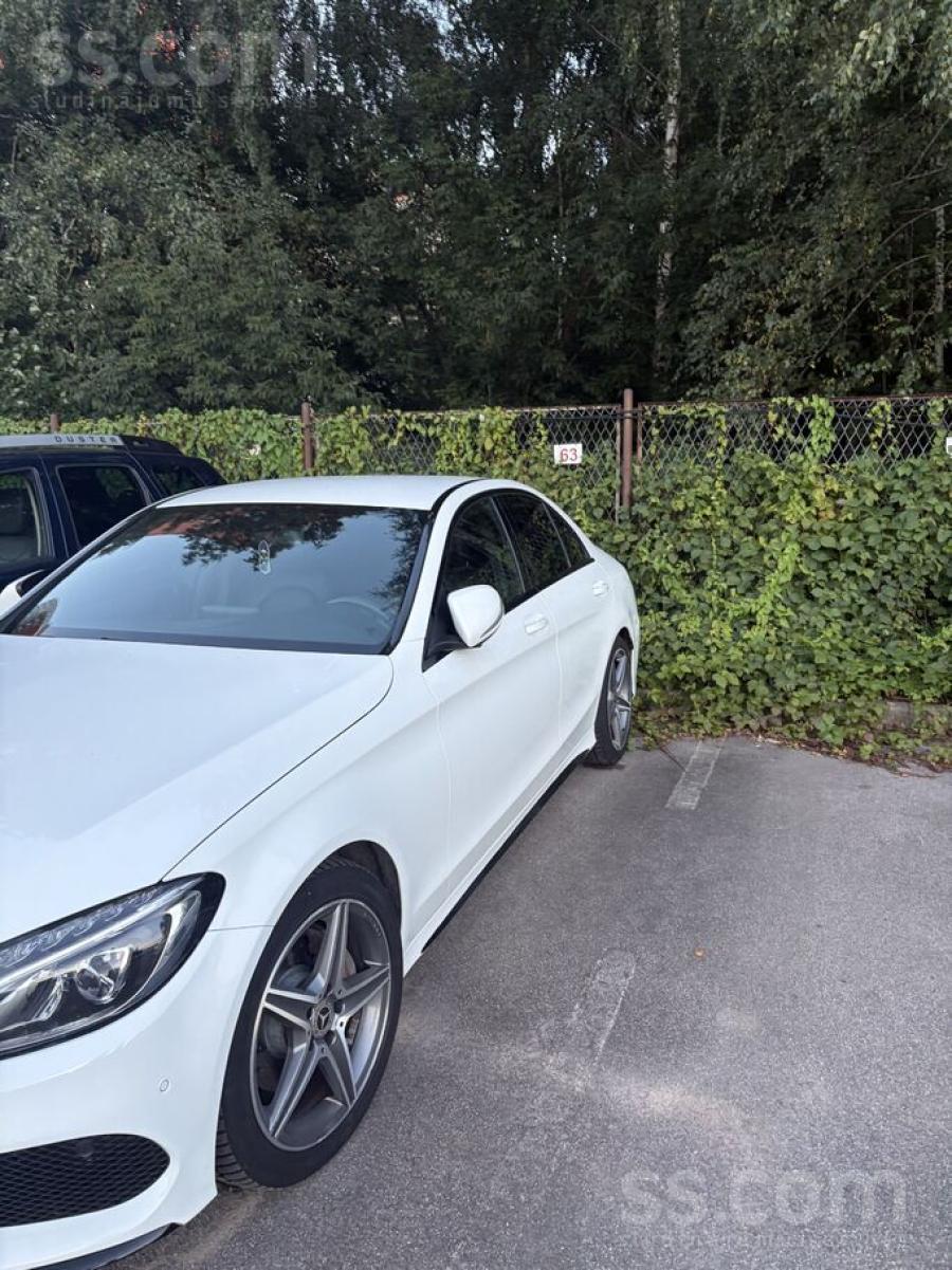 White Mercedes-Benz c-220 2015 in Riga, with an engine capacity of 2.20 L and mileage of 180 thousand km for 13200 €, photo 3 on AUTOMOTO.COM.LV