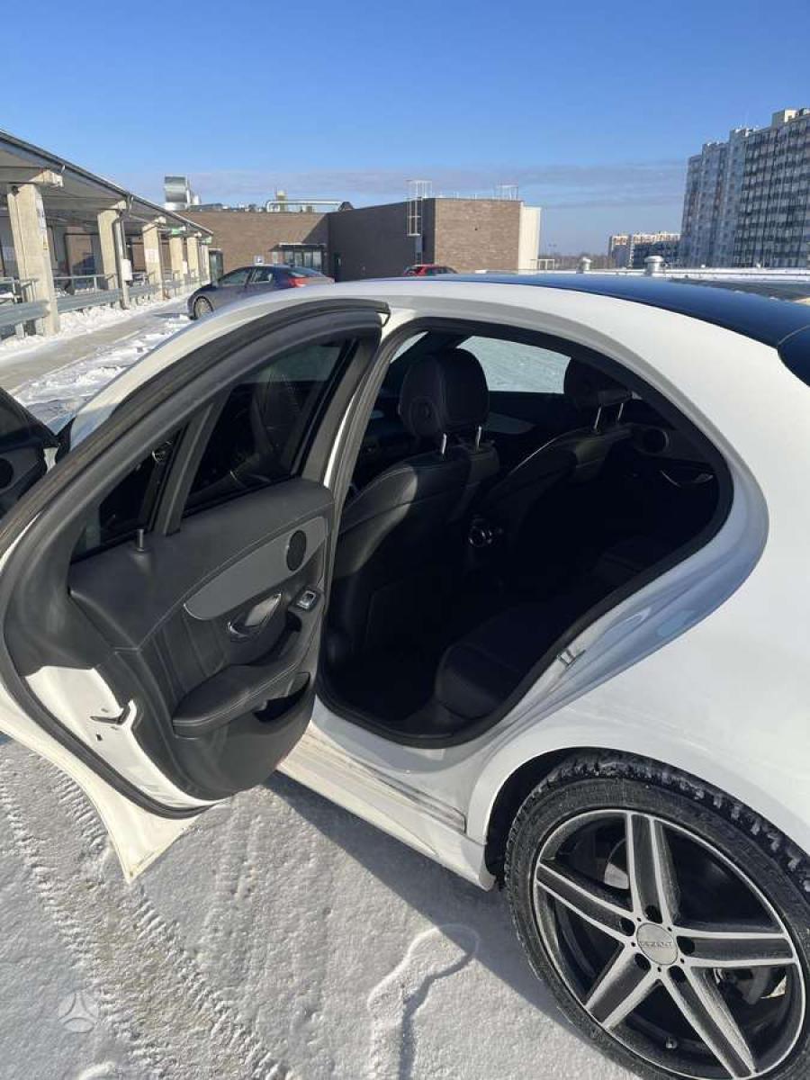 White Mercedes-Benz c-220 2016 in Vilnius, with an engine capacity of 2.14 L and mileage of 183 thousand km for 16900 €, photo 13 on AUTOMOTO.COM.LV