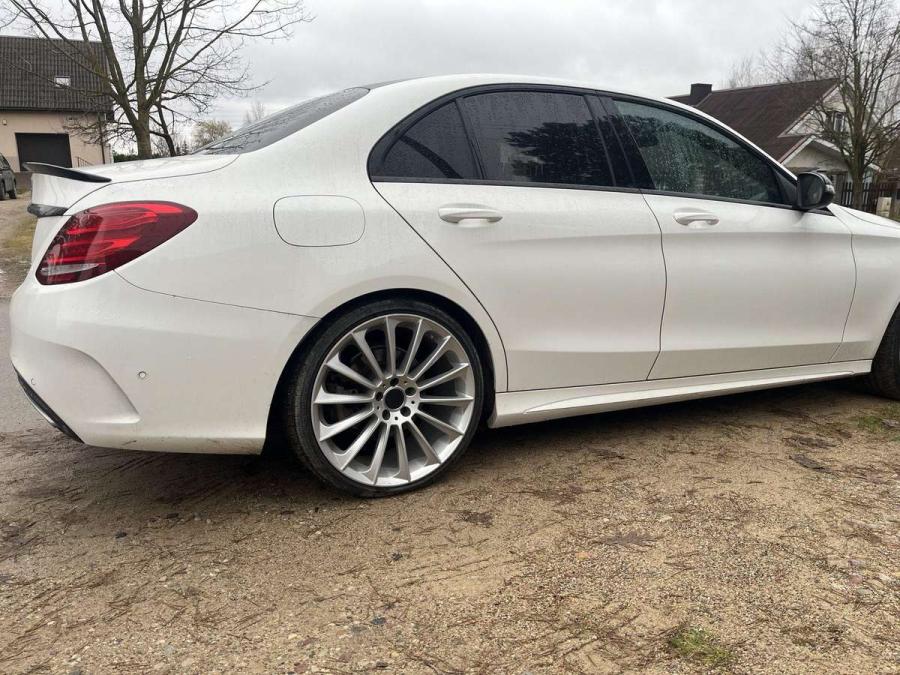 White Mercedes-Benz c-220 2016 in Vilnius, with an engine capacity of 2.14 L and mileage of 183 thousand km for 16900 €, photo 22 on AUTOMOTO.COM.LV