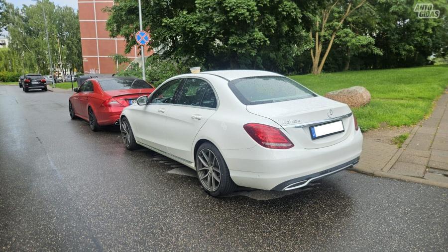 Белый Мерседес Ц 220 2016 в Вильнюс, объемом двигателя 2.10 л и пробегом 236 тыс. км за 13999 €, фото 4 на AUTOMOTO.COM.LV