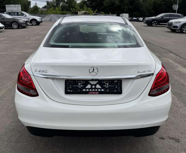 White Mercedes-Benz c-220 2016 in Panevezys, with an engine capacity of 2.14 L and mileage of 211 thousand km for 9300 €, photo 4 on AUTOMOTO.COM.LV