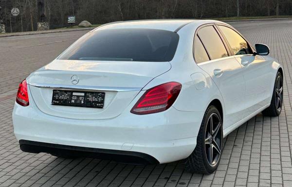 White Mercedes-Benz c-220 2016 in Vilnius, with an engine capacity of 2.14 L and mileage of 270 thousand km for 12950 €, photo 4 on AUTOMOTO.COM.LV