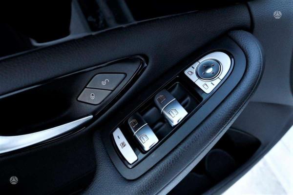 White Mercedes-Benz c-220 2016 in Vilnius, with an engine capacity of 2.14 L and mileage of 270 thousand km for 12950 €, photo 10 on AUTOMOTO.COM.LV