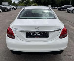 Balts Mercedes-Benz c-220 2016 Panevēža, ar dzinēja tilpumu 2.14 L un nobraukumu 211 tūkst. km par 8900 €, foto 5 vietnē AUTOMOTO.COM.LV