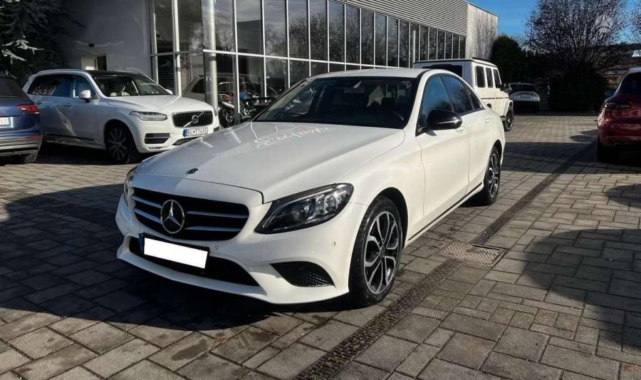Balts Mercedes-Benz c-220 2019 Prienai, ar dzinēja tilpumu 1.95 L un nobraukumu 209 tūkst. km par 14300 €, foto 1 vietnē AUTOMOTO.COM.LV