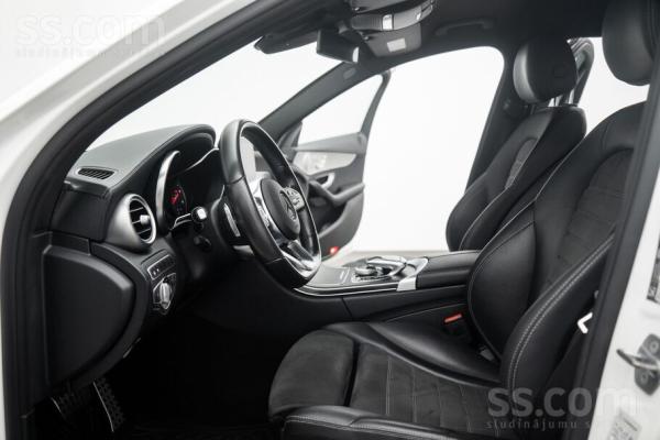 White Mercedes-Benz c-220 2019 in Tallinn, with an engine capacity of 2.00 L and mileage of 130 thousand km for 24999 €, photo 10 on AUTOMOTO.COM.LV