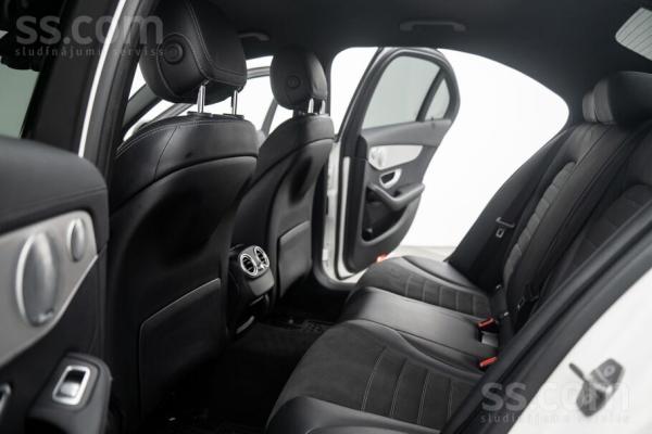White Mercedes-Benz c-220 2019 in Tallinn, with an engine capacity of 2.00 L and mileage of 130 thousand km for 24999 €, photo 11 on AUTOMOTO.COM.LV