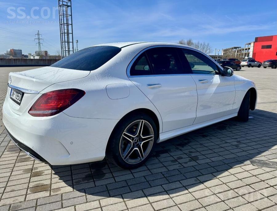 White Mercedes-Benz c-220 2020 in Riga, with an engine capacity of 2.00 L and mileage of 160 thousand km for 22990 €, photo 3 on AUTOMOTO.COM.LV