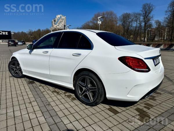 White Mercedes-Benz c-220 2020 in Riga, with an engine capacity of 2.00 L and mileage of 160 thousand km for 22990 €, photo 4 on AUTOMOTO.COM.LV