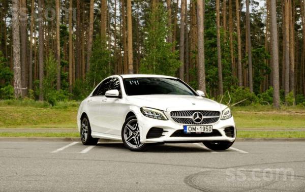 White Mercedes-Benz c-220 2020 in Riga, with an engine capacity of 2.00 L and mileage of 160 thousand km for 23490 €, photo 2 on AUTOMOTO.COM.LV