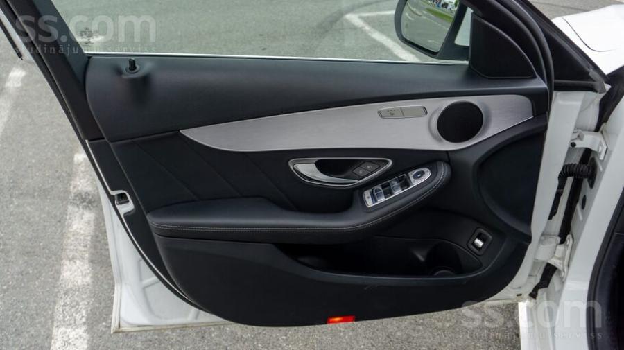 Balts Mercedes-Benz c-220 2020 Rīga, ar dzinēja tilpumu 2.00 L un nobraukumu 160 tūkst. km par 23490 €, foto 24 vietnē AUTOMOTO.COM.LV