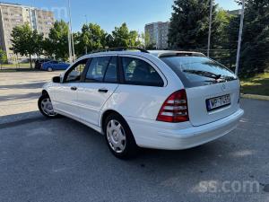 Белый Мерседес Ц 220 2006 в Елгава, объемом двигателя 2.20 л и пробегом 0 тыс. км за 1650 €, фото 8 на AUTOMOTO.COM.LV