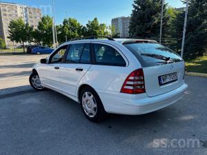 White Mercedes-Benz c-220 2006 in Riga, with an engine capacity of 2.20 L and mileage of 460 thousand km for 1670 €, photo 4 on AUTOMOTO.COM.LV