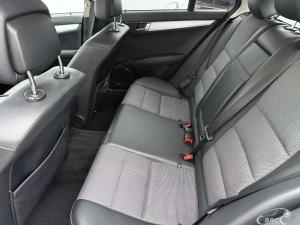 Balts Mercedes-Benz c-220 2008 Klaipėda, ar dzinēja tilpumu 2.15 L un nobraukumu 305 tūkst. km par 3900 €, foto 14 vietnē AUTOMOTO.COM.LV