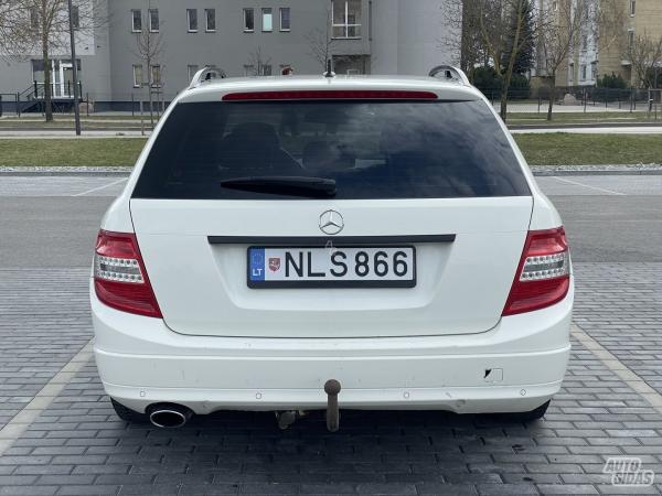 White Mercedes-Benz c-220 2008 in Kaunas, with an engine capacity of 2.20 L and mileage of 306 thousand km for 3000 €, photo 6 on AUTOMOTO.COM.LV