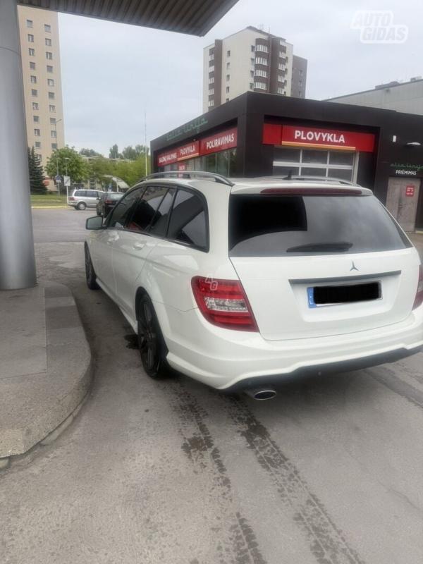 White Mercedes-Benz c-220 2008 in Panevezys, with an engine capacity of 2.10 L and mileage of 350 thousand km for 7700 €, photo 5 on AUTOMOTO.COM.LV