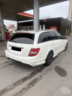 Белый Мерседес Ц 220 2008 в Паневежис, объемом двигателя 2.10 л и пробегом 350 тыс. км за 7700 €, фото 7 на AUTOMOTO.COM.LV