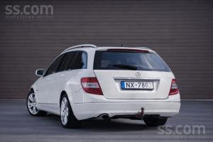 Белый Мерседес Ц 220 2008 в Рига, объемом двигателя 2.20 л и пробегом 280 тыс. км за 4990 €, фото 5 на AUTOMOTO.COM.LV
