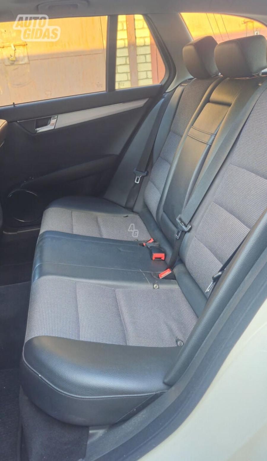 Balts Mercedes-Benz c-220 2008 Kauņa, ar dzinēja tilpumu 2.10 L un nobraukumu 310 tūkst. km par 1700 €, foto 7 vietnē AUTOMOTO.COM.LV