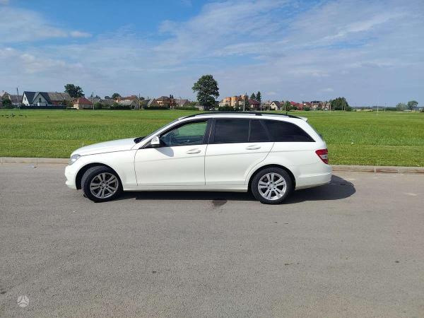 White Mercedes-Benz c-220 2008 in Siauliai, with an engine capacity of 2.20 L and mileage of 316 thousand km for 4350 €, photo 2 on AUTOMOTO.COM.LV