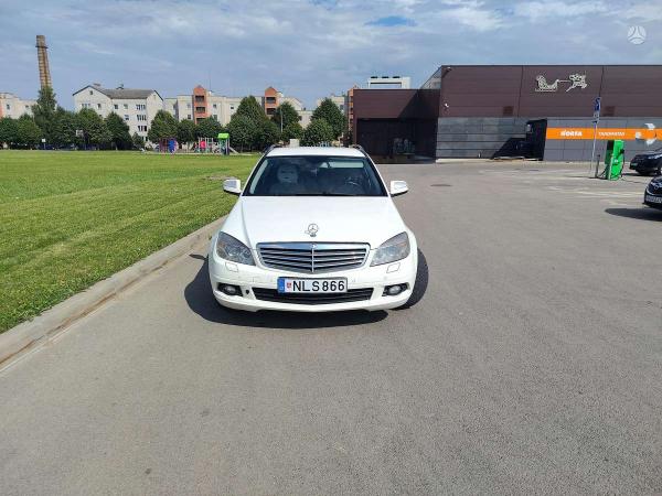 White Mercedes-Benz c-220 2008 in Siauliai, with an engine capacity of 2.20 L and mileage of 316 thousand km for 4350 €, photo 3 on AUTOMOTO.COM.LV